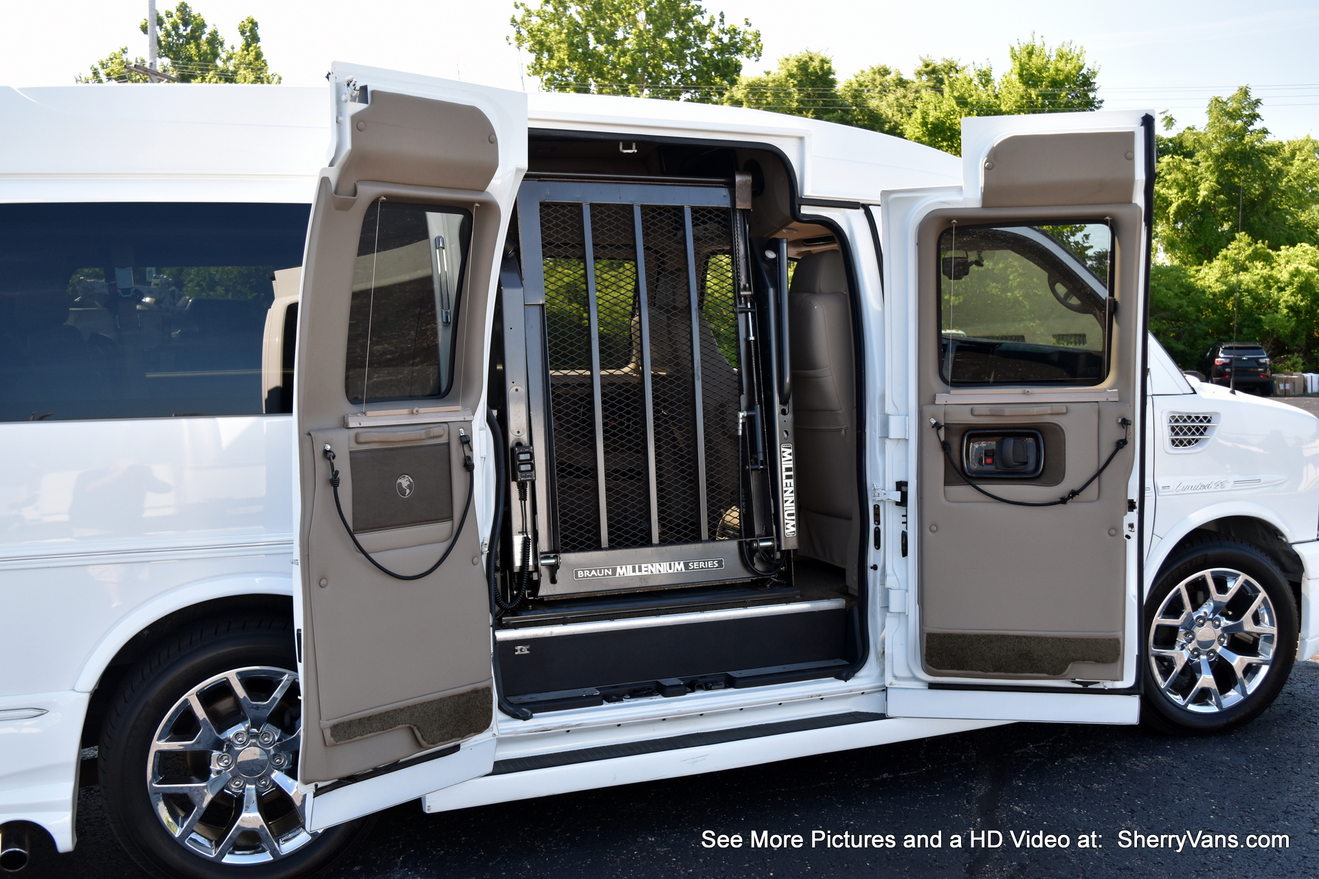 2013 GMC Conversion Van - Explorer Vans Mobility | CP16342T | Paul ...
