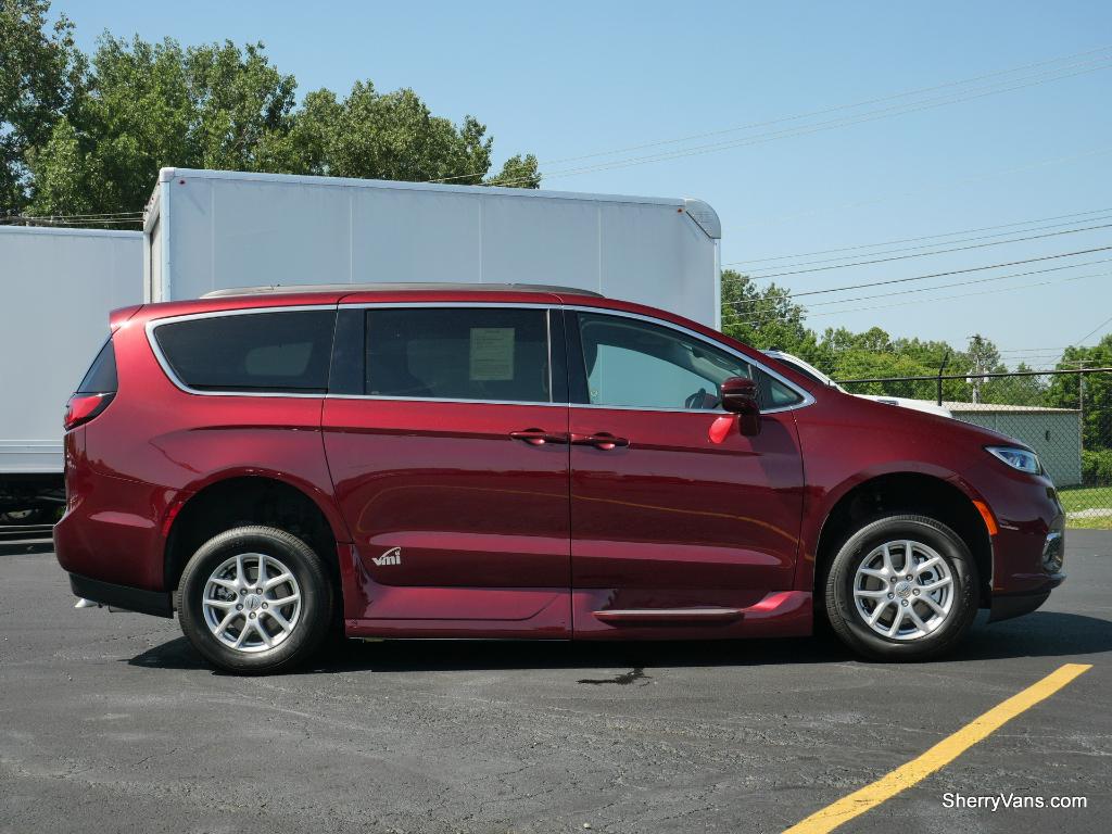 2022 Chrysler Pacifica - VMI Side-Entry Mobility | CP16781T | Paul ...