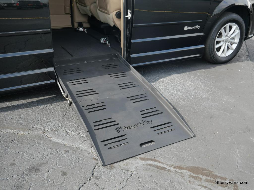 2014 Dodge Grand Caravan - BraunAbility Side-Entry Mobility | CP16841T ...