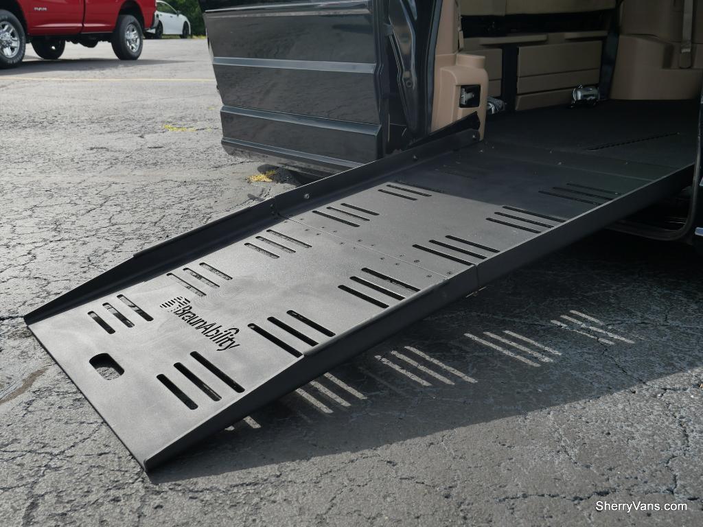 2014 Dodge Grand Caravan - BraunAbility Side-Entry Mobility | CP16841T ...