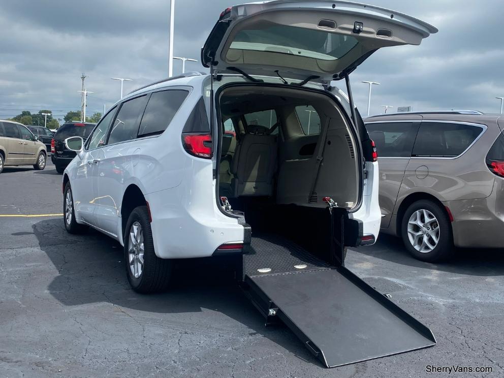 2021 Chrysler Pacifica - ATS Rear-Entry Mobility | CP16824T | Paul ...