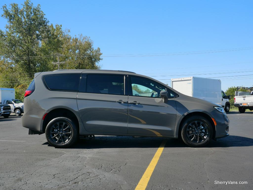 2022 Chrysler Pacifica – ATS Rear-Entry Mobility | 30715T | Conversion ...