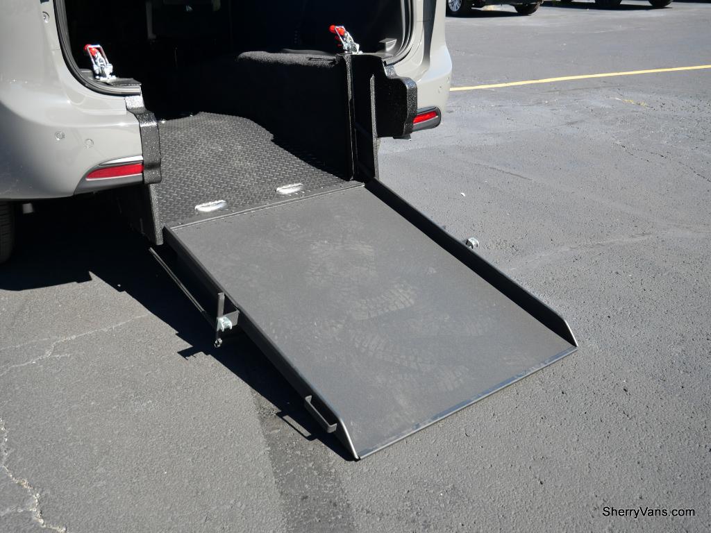 2022 Chrysler Pacifica – ATS Rear-Entry Mobility | 30715T | Conversion ...