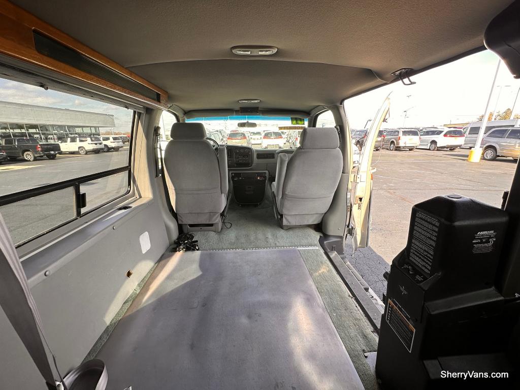 2001 GMC Conversion Van - Chariot Mobility | CP16877 | Paul Sherry ...