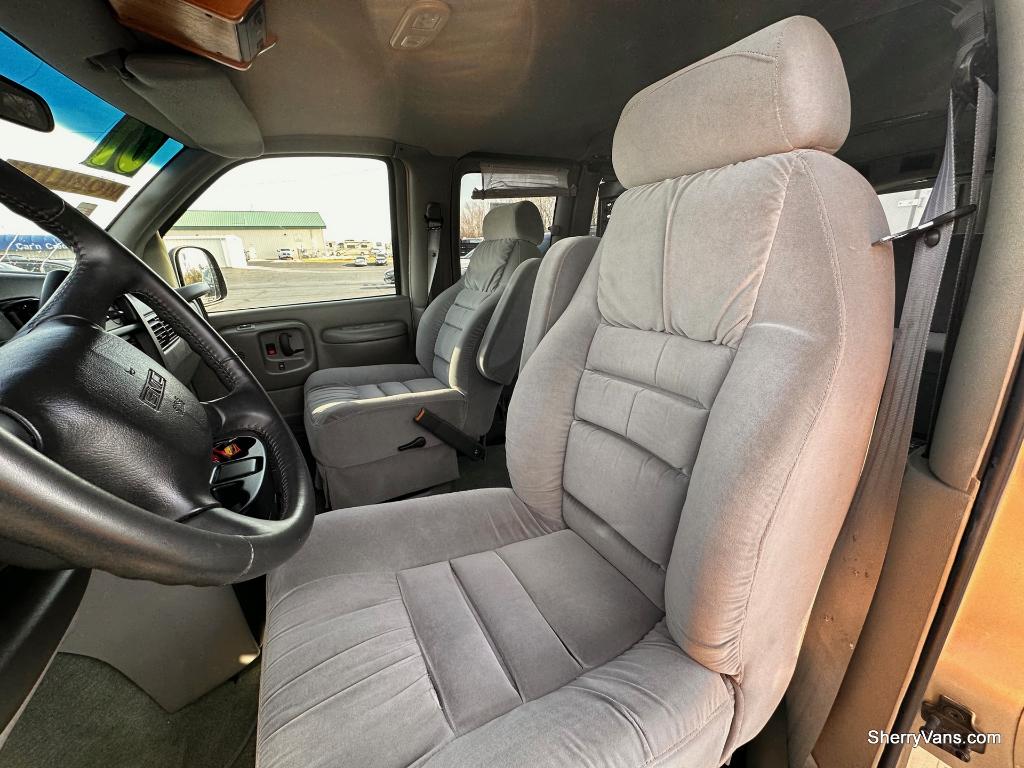 2001 GMC Conversion Van - Chariot Mobility | CP16877 | Paul Sherry ...