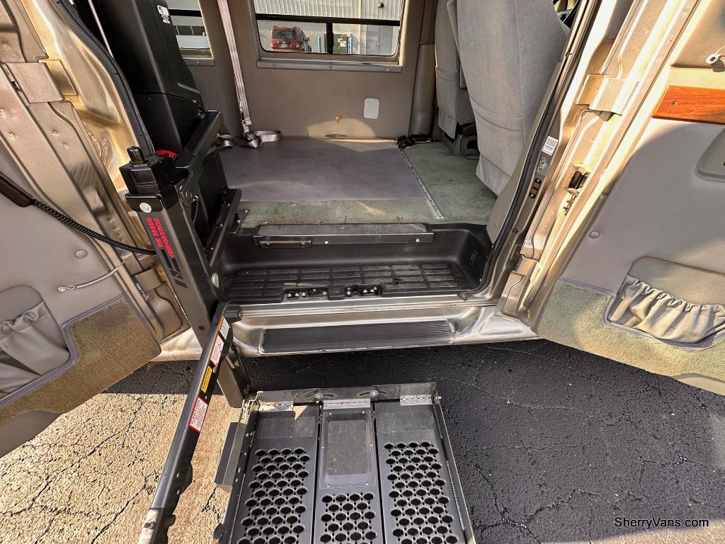 2001 GMC Conversion Van - Chariot Mobility | CP16877 | Paul Sherry ...