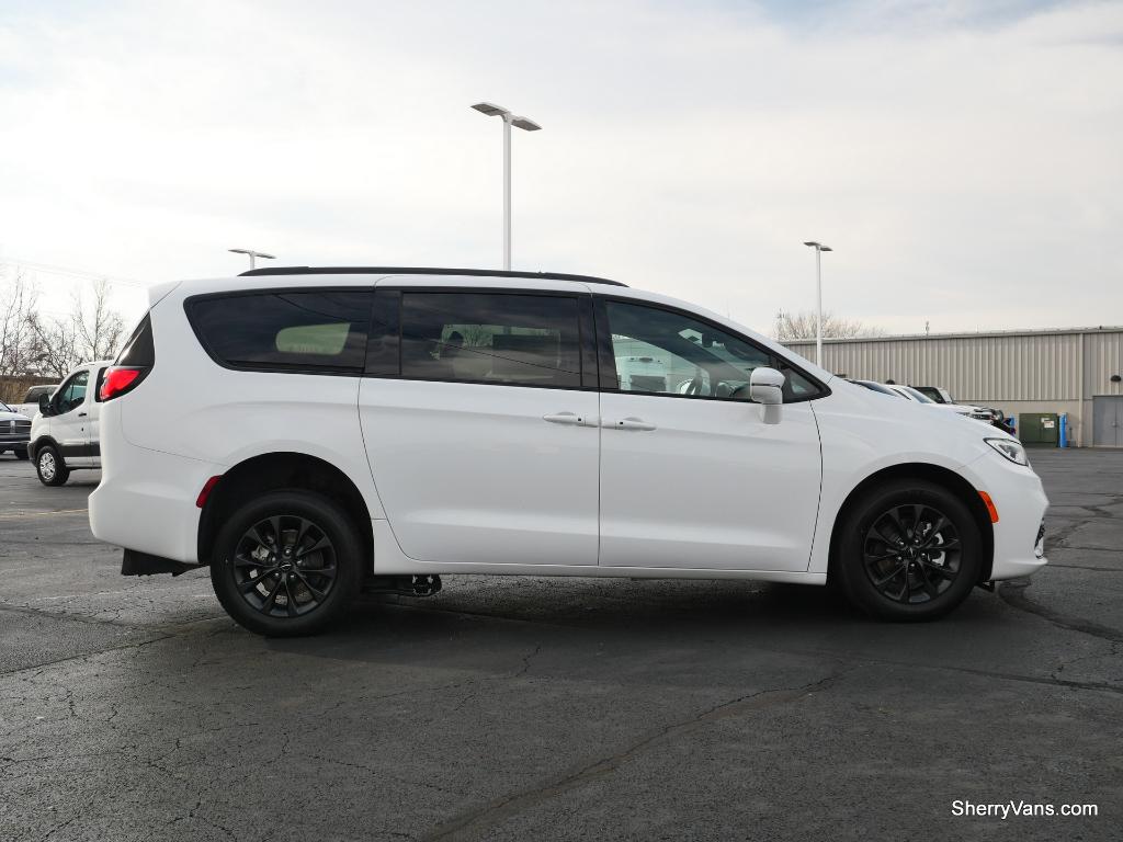 2022 Chrysler Pacifica – ATS Rear-Entry Mobility | 30763T | Conversion ...