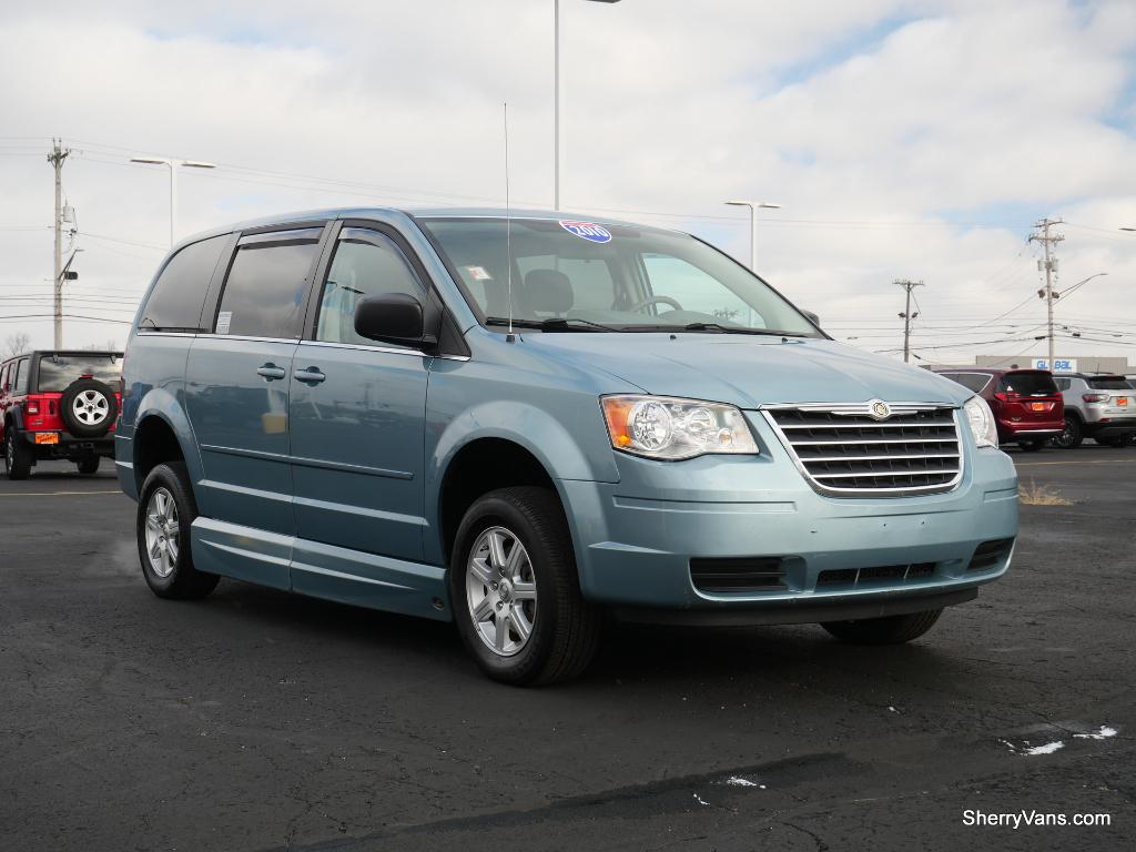 2010 Chrysler Town & Country - VMI Side-Entry Mobility | CP16825AT ...