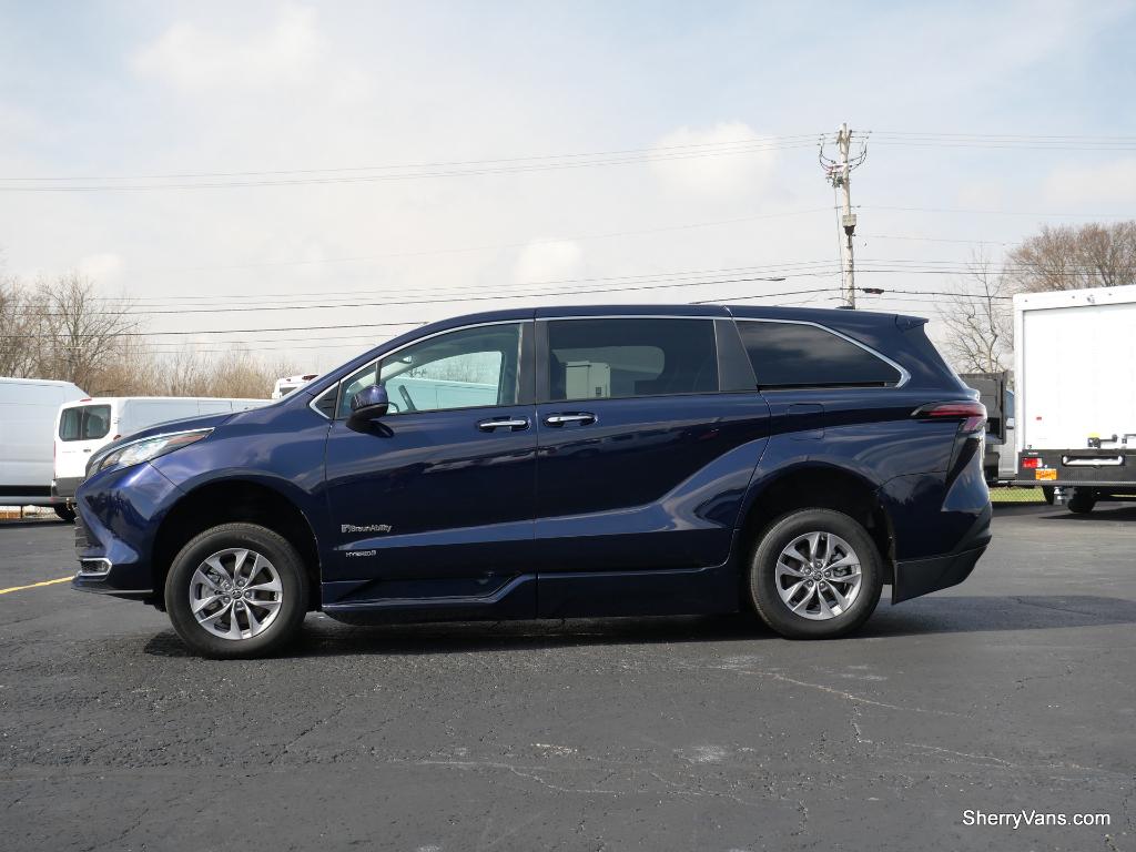 2021 Toyota Sienna – BraunAbility Side-Entry Mobility | 30830AT ...