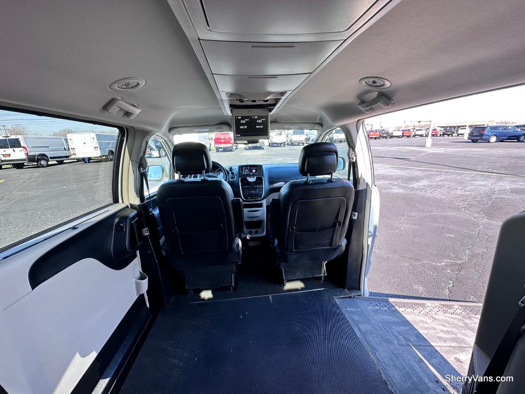 2016 Chrysler Town & Country - Rollx Side-Entry Mobility | CP16896BT ...