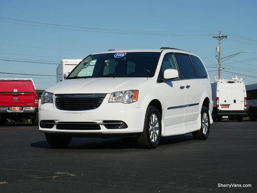 2016 Chrysler Town & Country - Rollx Side-Entry Mobility | CP16896BT ...