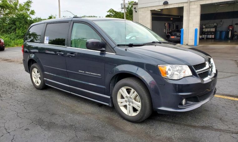 2013 Dodge Grand Caravan – Braun Side-Entry Mobility | CP16871AT ...