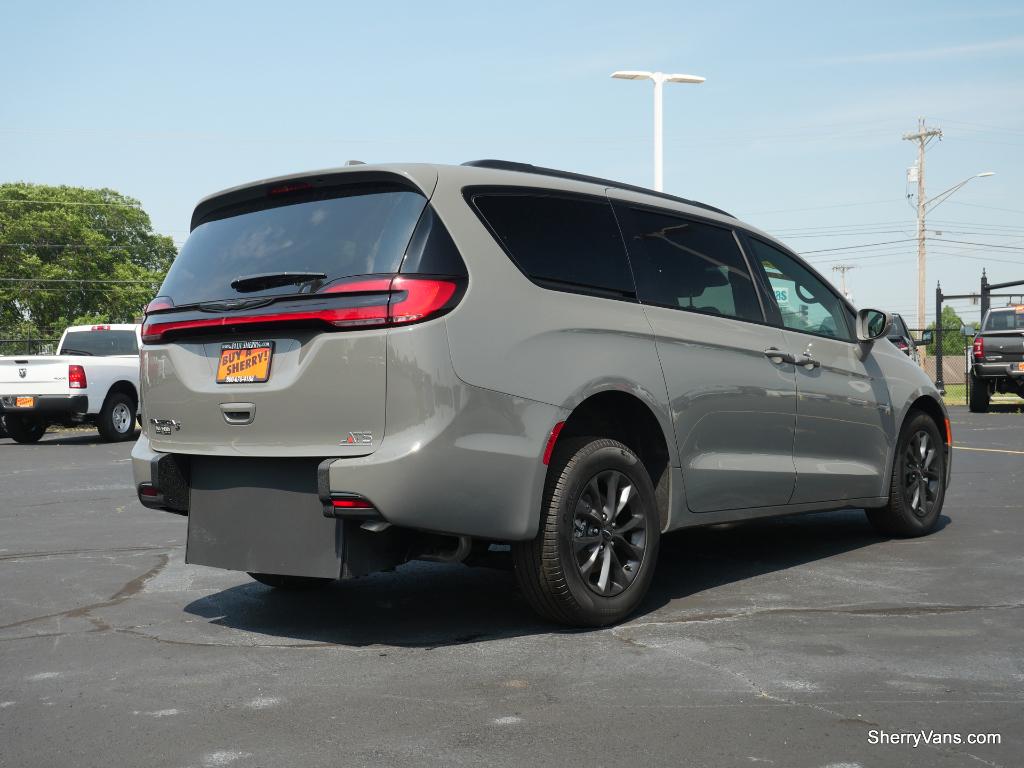 2022 Chrysler Pacifica – ATS Rear-Entry Mobility | 30832T | Conversion ...