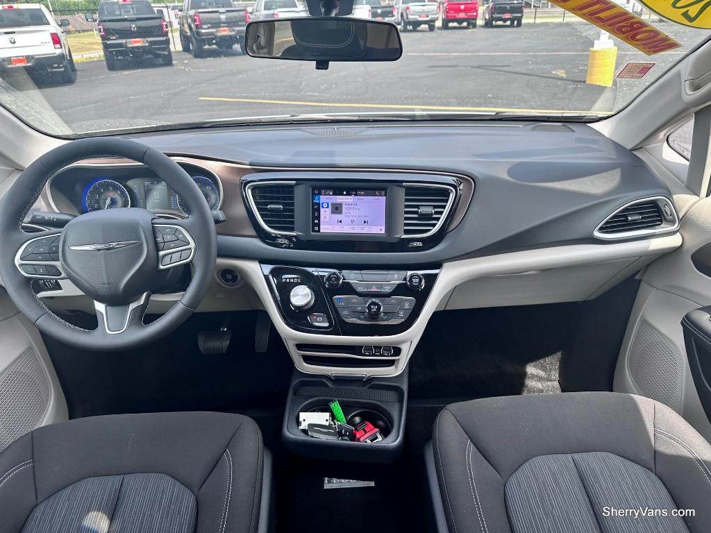 2022 Chrysler Voyager - VMI Side-Entry Mobility | CP16905T | Paul ...