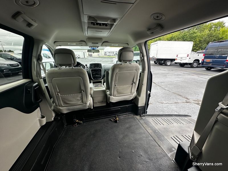 2013 Dodge Grand Caravan - Braun Side-Entry Mobility | CP16871AT | Paul ...