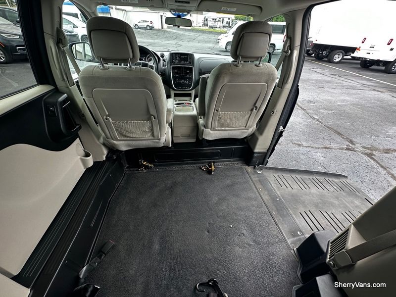 2013 Dodge Grand Caravan - Braun Side-Entry Mobility | CP16871AT | Paul ...