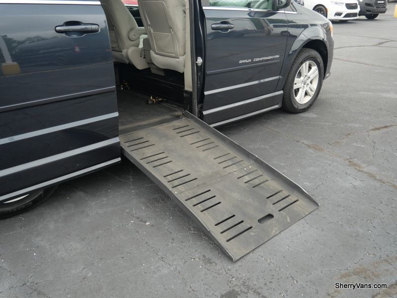 2013 Dodge Grand Caravan - Braun Side-Entry Mobility | CP16871AT | Paul ...