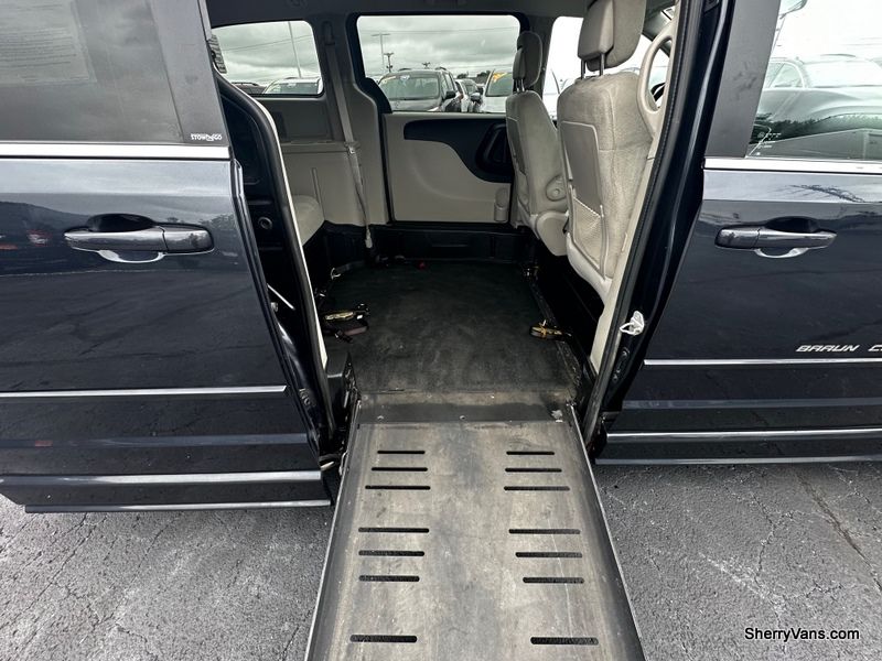 2013 Dodge Grand Caravan - Braun Side-Entry Mobility | CP16871AT | Paul ...
