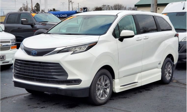 2023 Toyota Sienna – VMI Side-Entry Mobility | CP17075T | Conversion ...