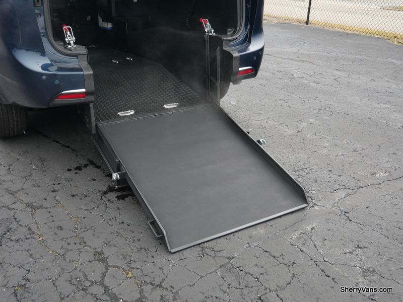 2024 Chrysler Pacifica - ATS Rear-Entry Mobility | 31154T | Paul Sherry ...