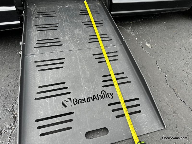 2018 Dodge Grand Caravan - BraunAbility Side-Entry Mobility | CP17102T ...