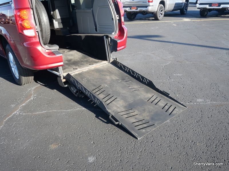 2015 Dodge Grand Caravan - AutoAbility Rear-Entry Mobility | 31003AT ...