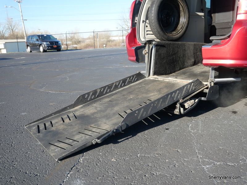 2015 Dodge Grand Caravan - AutoAbility Rear-Entry Mobility | 31003AT ...