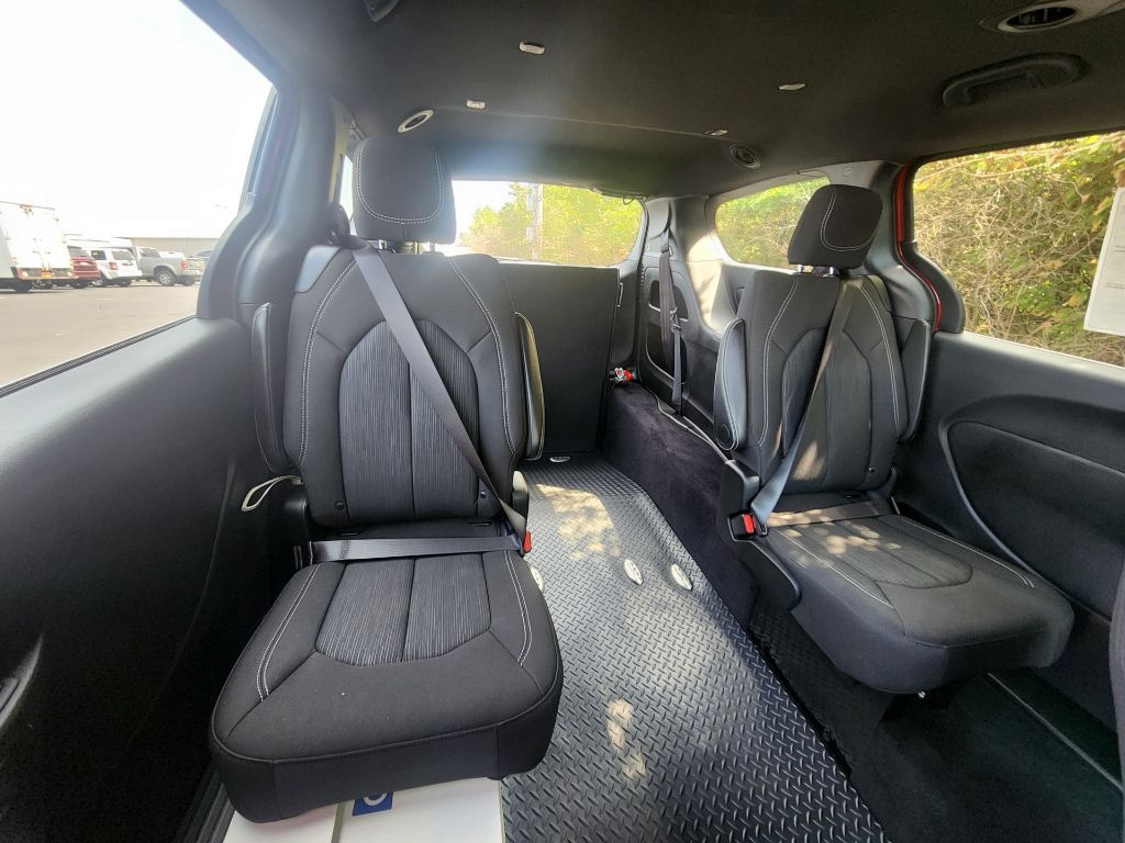 2024 Chrysler Pacifica - ATS Rear-Entry Mobility | 31265T | Paul Sherry ...