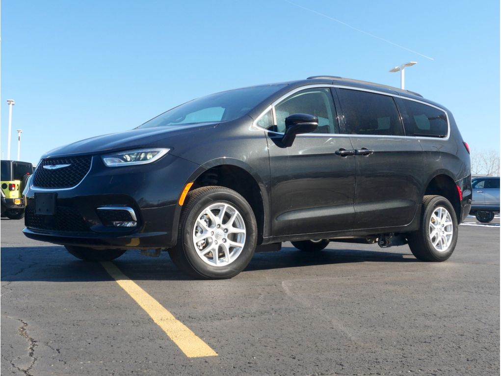 2022 Chrysler Pacifica - FR Conversions Rear-Entry Mobility | CP17394T ...