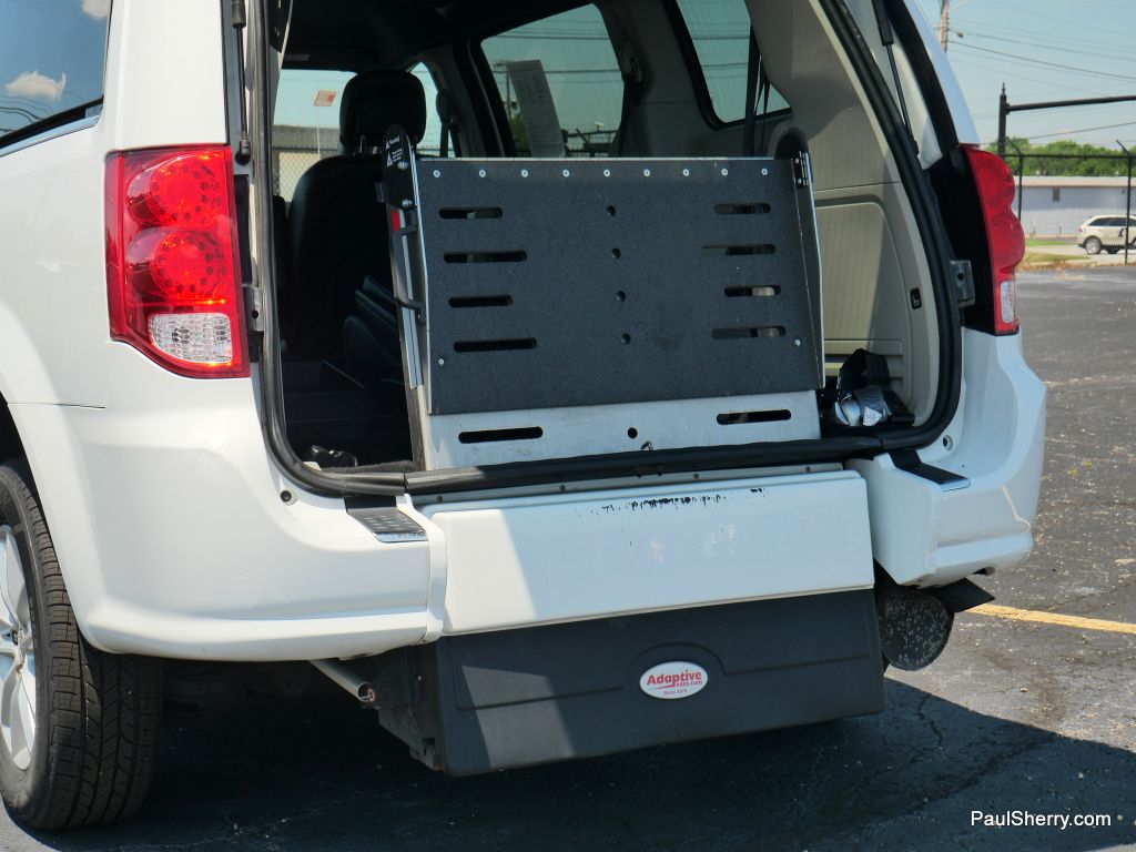 2020 Dodge Grand Caravan - Advantage Vans Rear-Entry Mobility ...