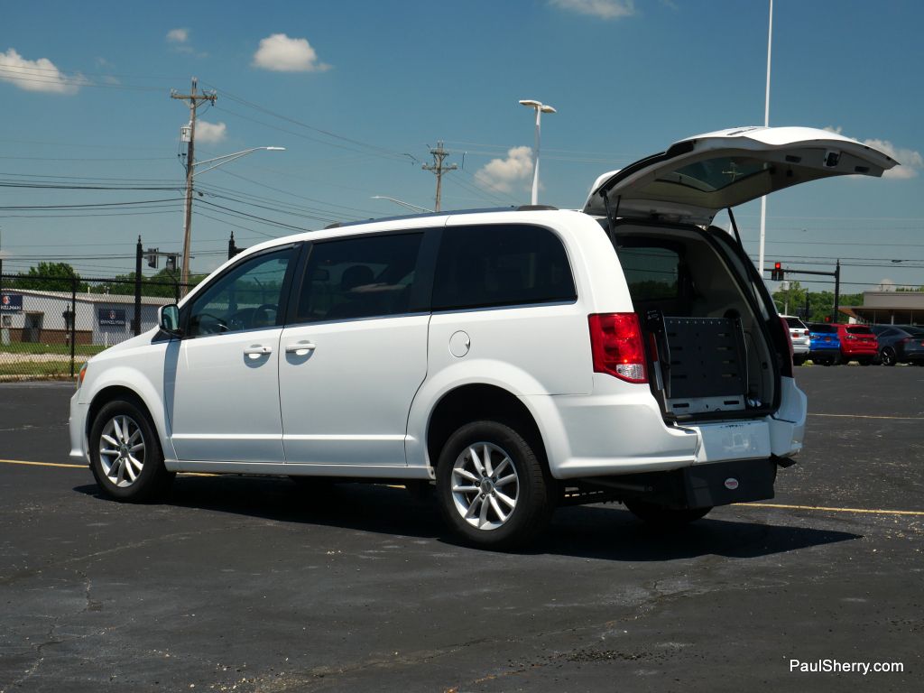 2020 Dodge Grand Caravan - Advantage Vans Rear-Entry Mobility ...